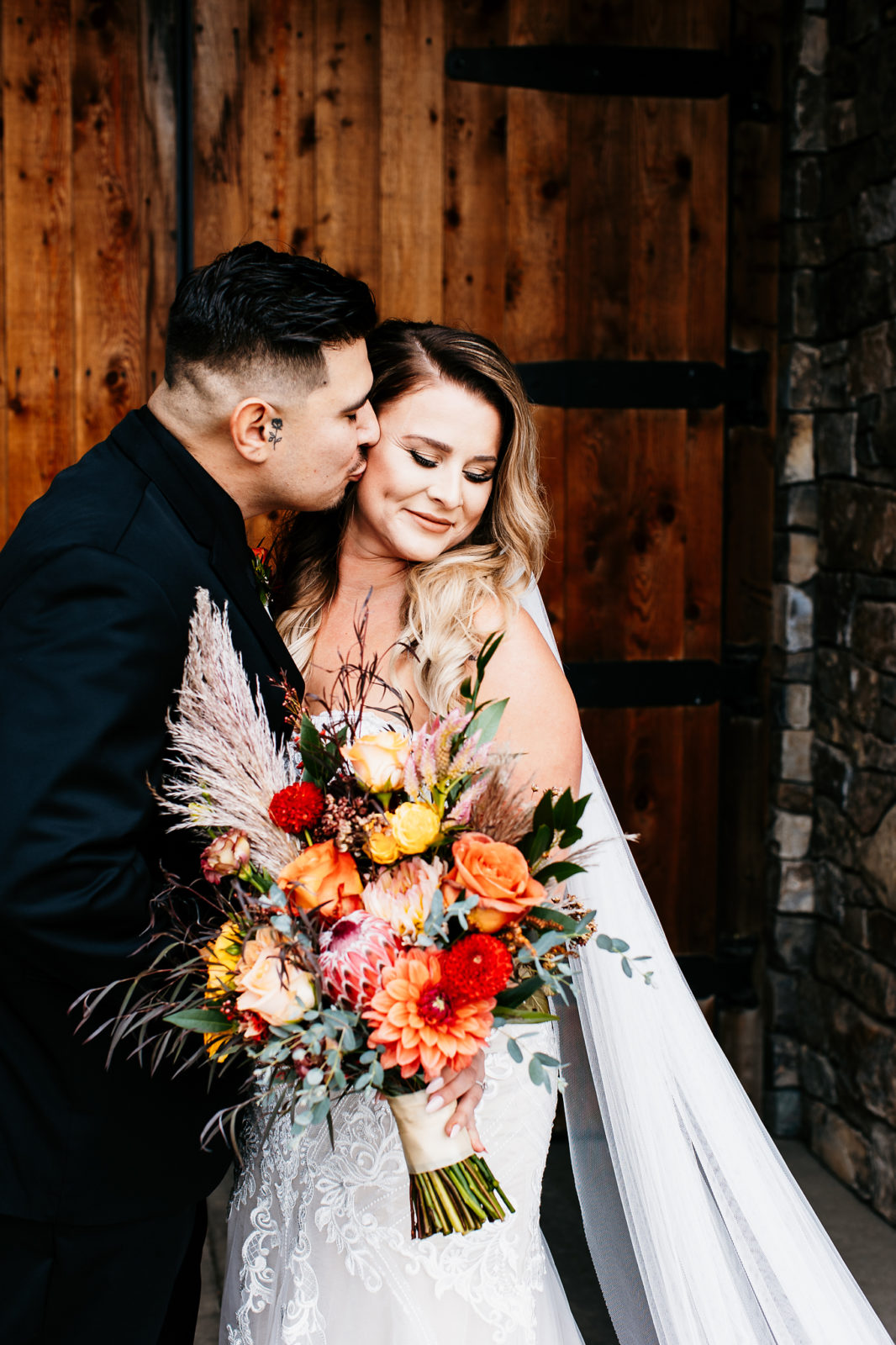 Gilbert Cellars Yakima Wedding / Chelsey & Jesse / Jordan Edens ...